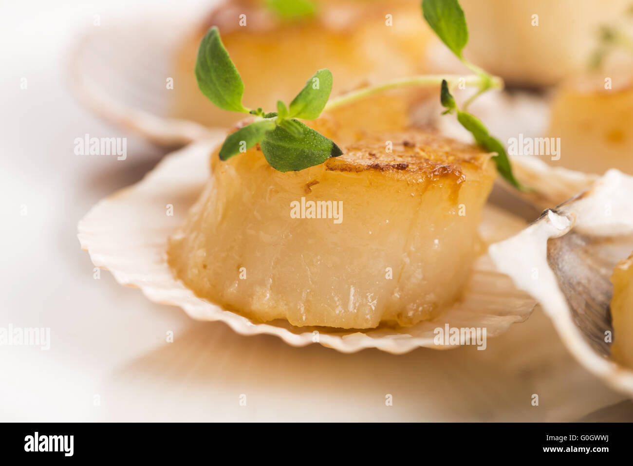 Baked scallops asparagus hi-res stock photography and images - Alamy