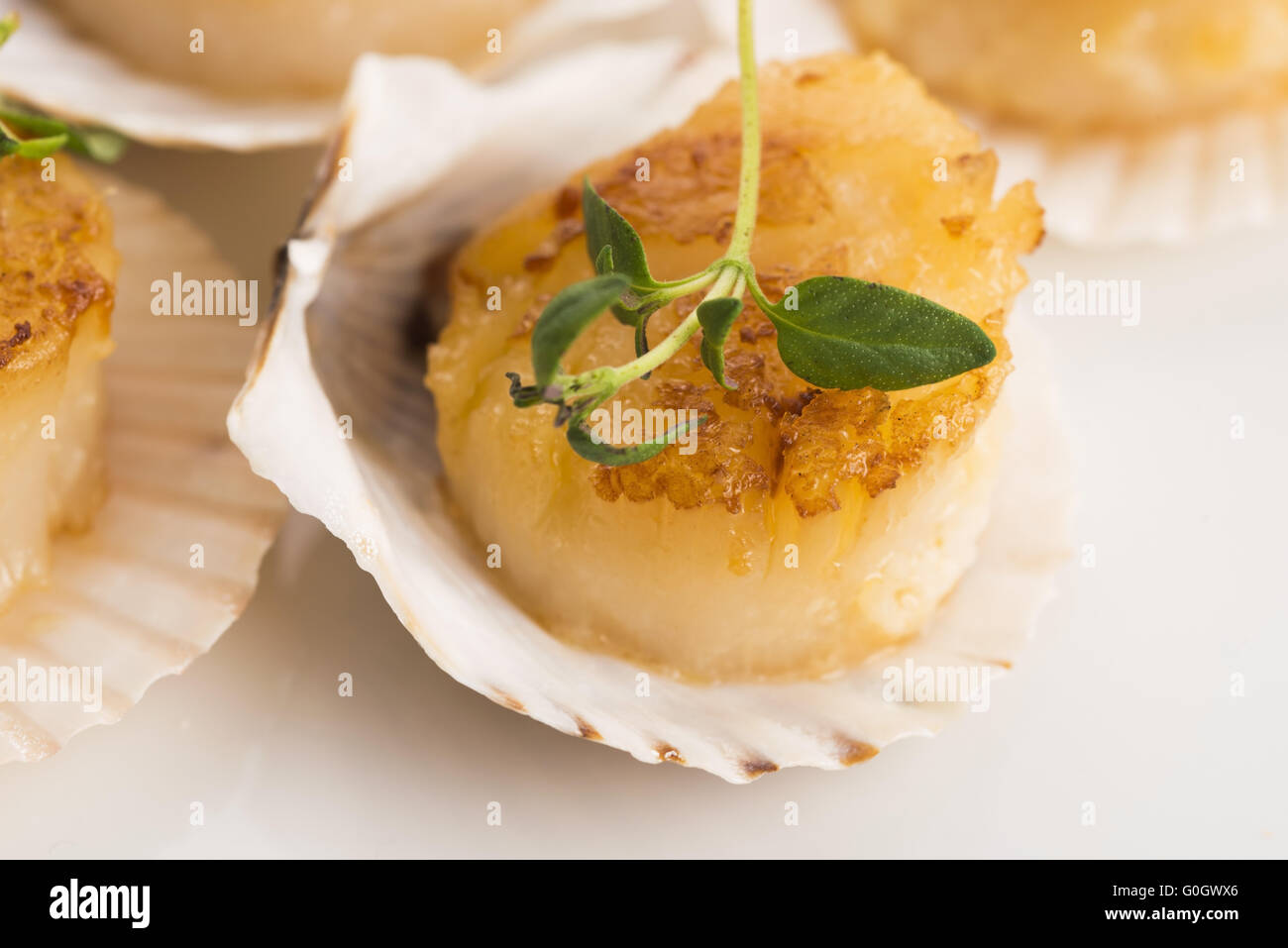 Baked scallops asparagus hi-res stock photography and images - Alamy