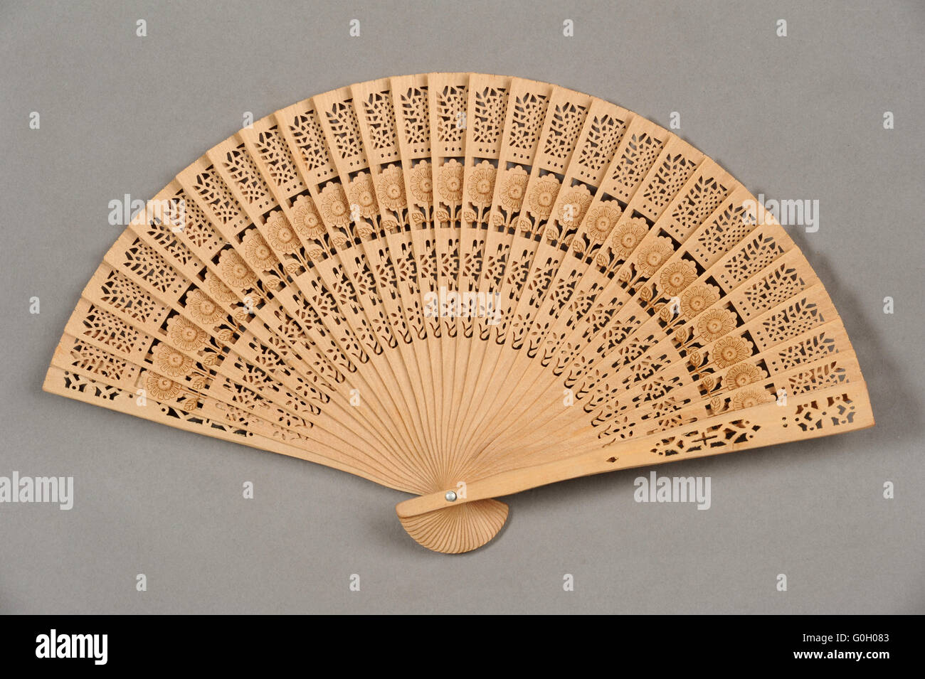 Hand Held Fan Stock Photos & Hand Held Fan Stock Images - Alamy
