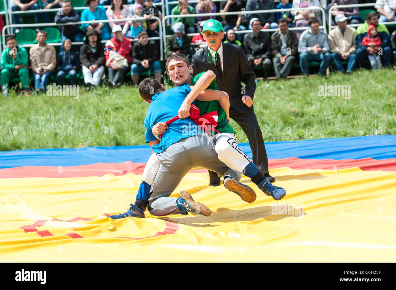 Folk wrestling hi-res stock photography and images - Alamy