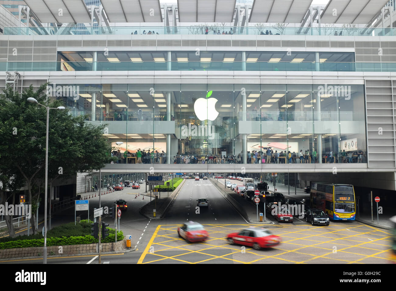 The Apple Store in Hong Kong Stock Photo - Alamy
