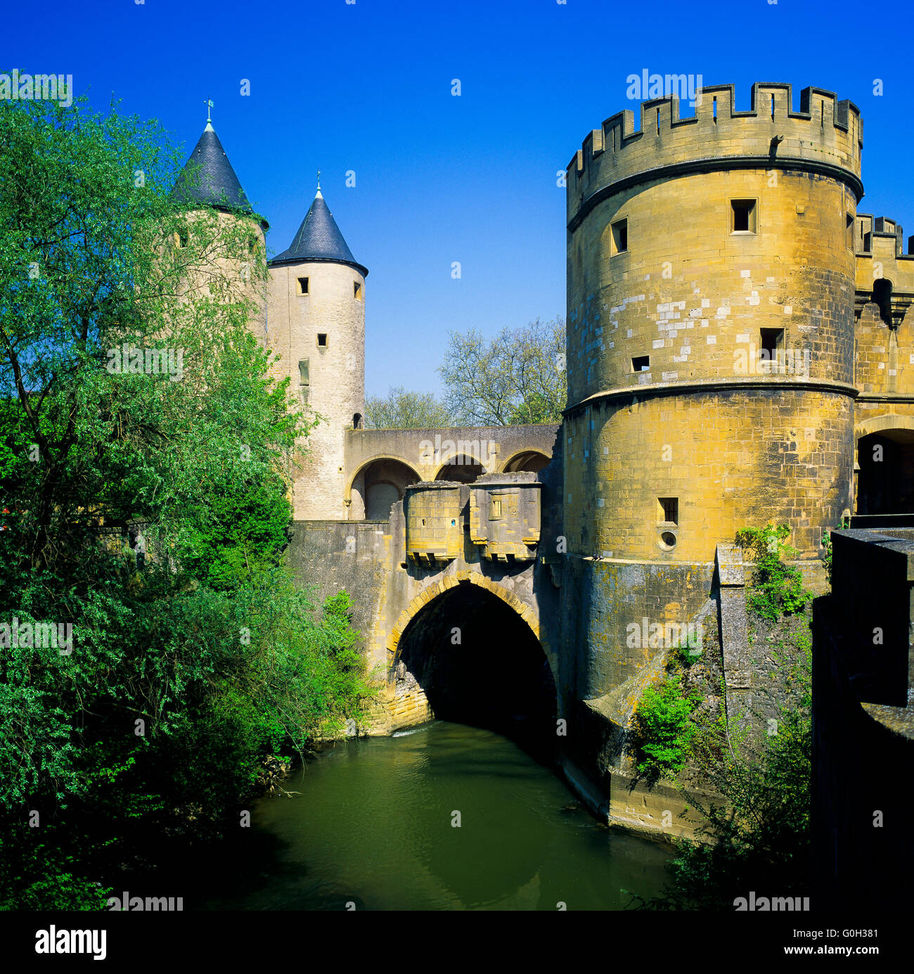 "Porte des Allemands" German fortified gate straddling the river Seille ...
