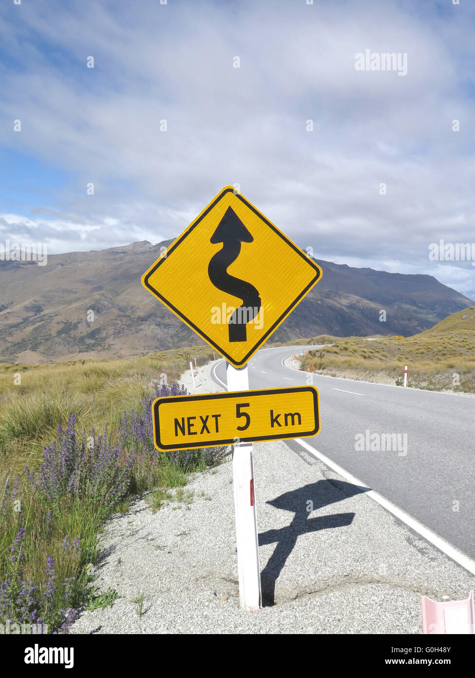 Bendy road hi-res stock photography and images - Alamy