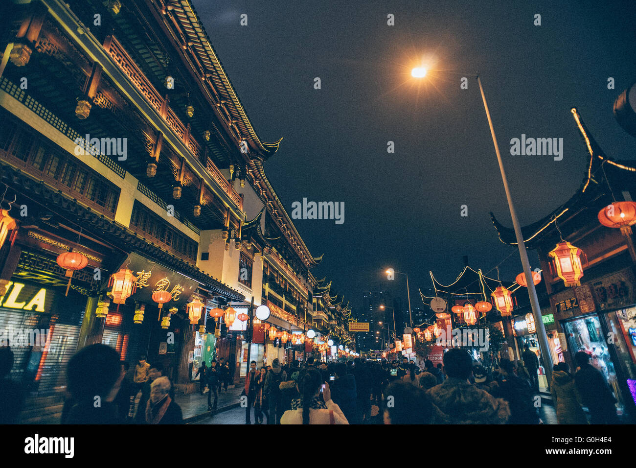Shanghai yu garden night hi-res stock photography and images - Alamy
