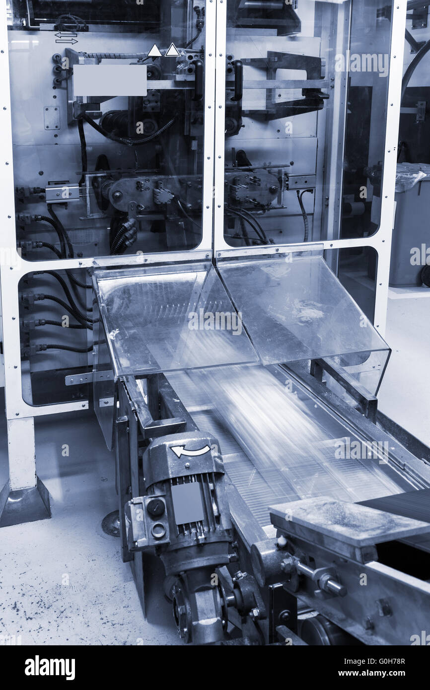 moving modern conveyor Stock Photo - Alamy