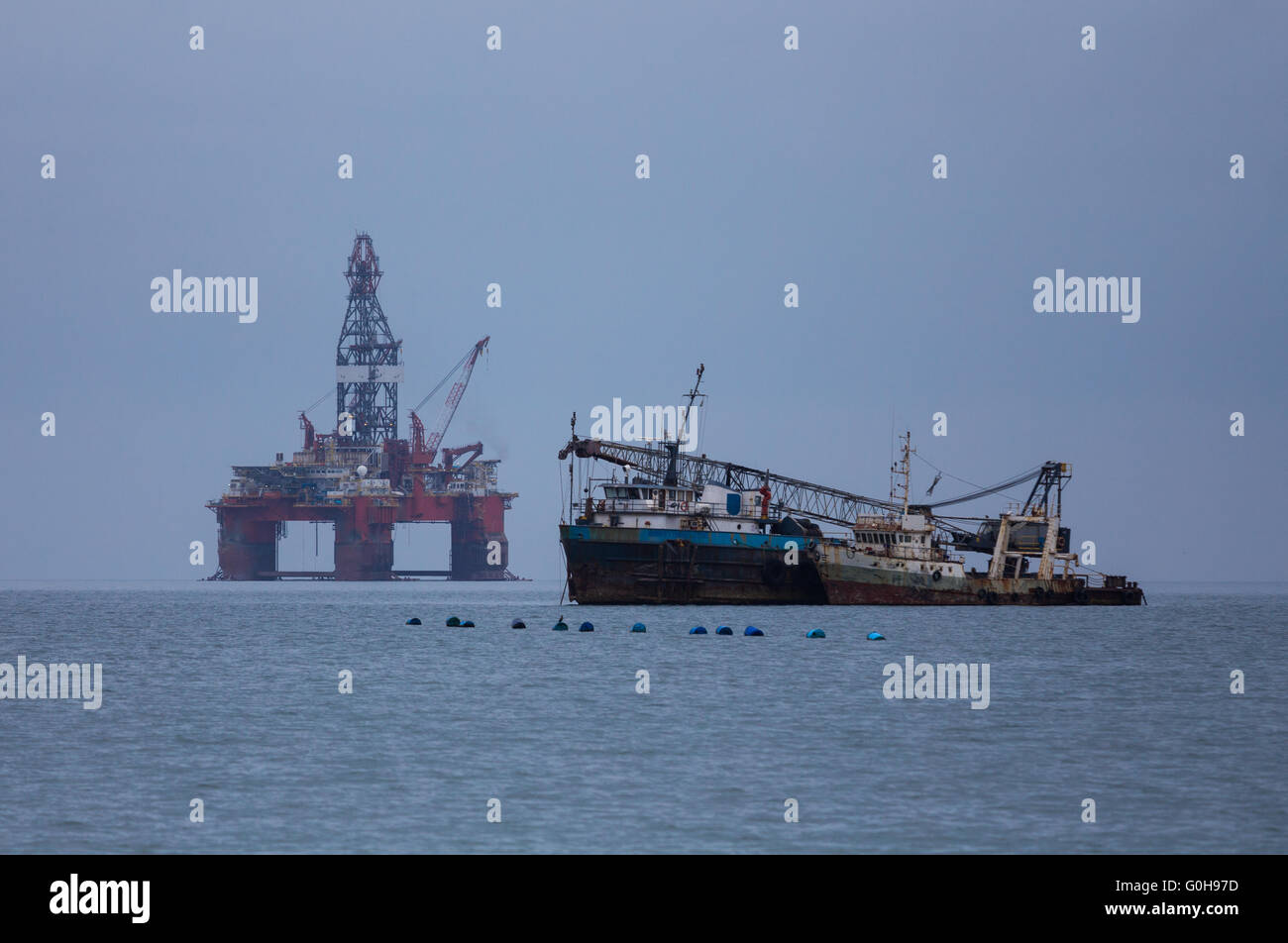 Oil drilling ship hi-res stock photography and images - Alamy