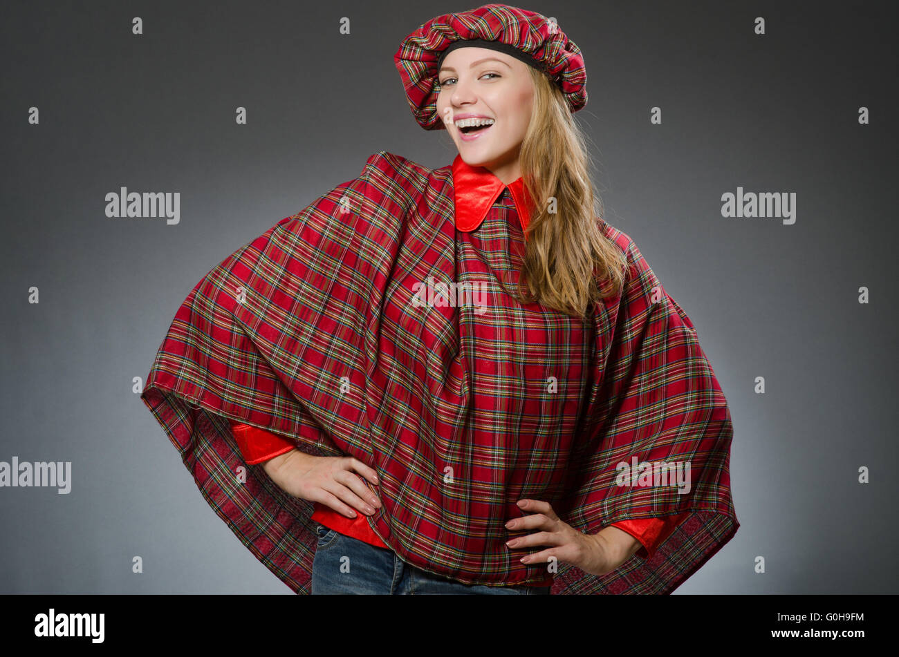 Woman wearing traditional scottish clothing Stock Photo - Alamy
