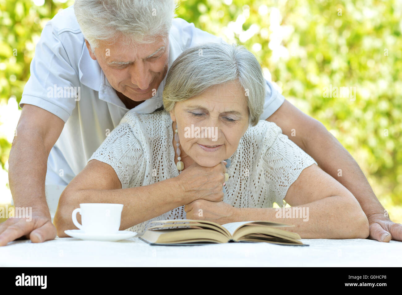 Elderly couple table face hi-res stock photography and images - Alamy
