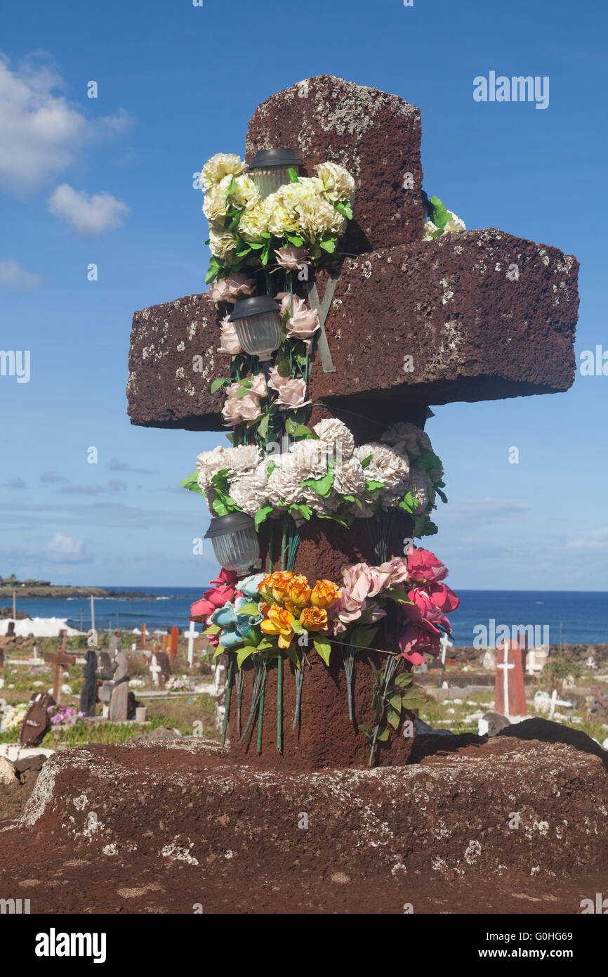 Rapa nui cemetery hi-res stock photography and images - Alamy