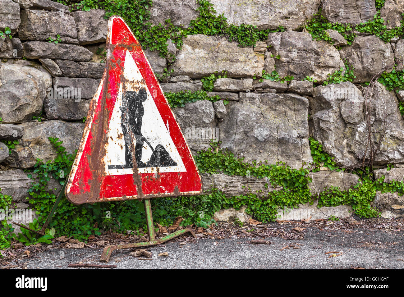 Work in progress road sign Stock Photo - Alamy