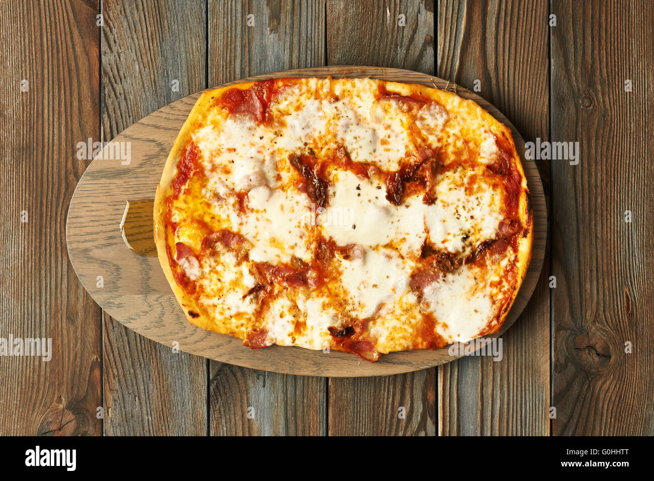 Home made pizza hi-res stock photography and images - Alamy