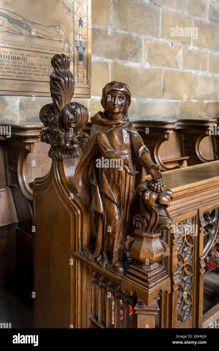 Carved wood pew hi-res stock photography and images - Alamy