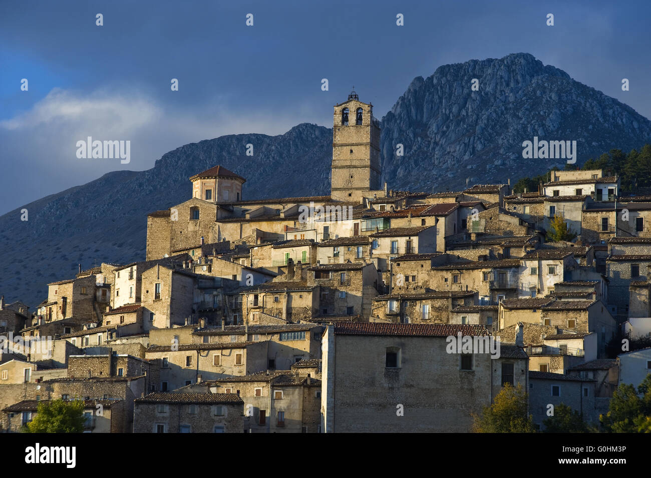 Castelmonte abruzzo italy europe hi-res stock photography and images ...