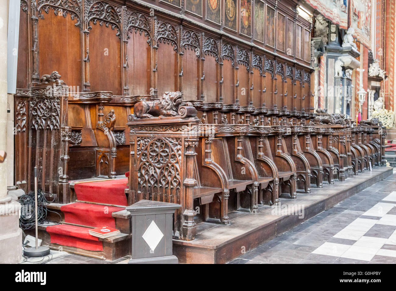 Wood benches hi-res stock photography and images - Alamy