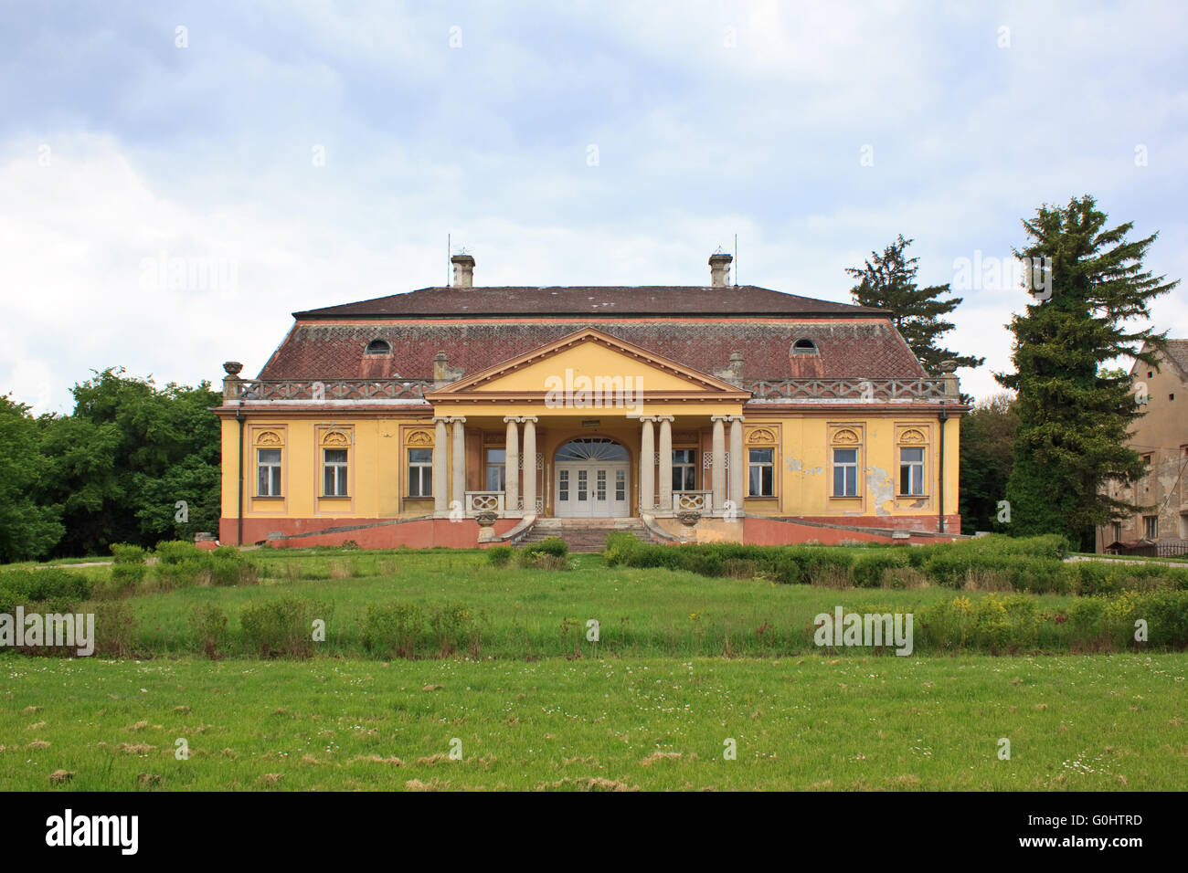Mansion hungary hi-res stock photography and images - Alamy
