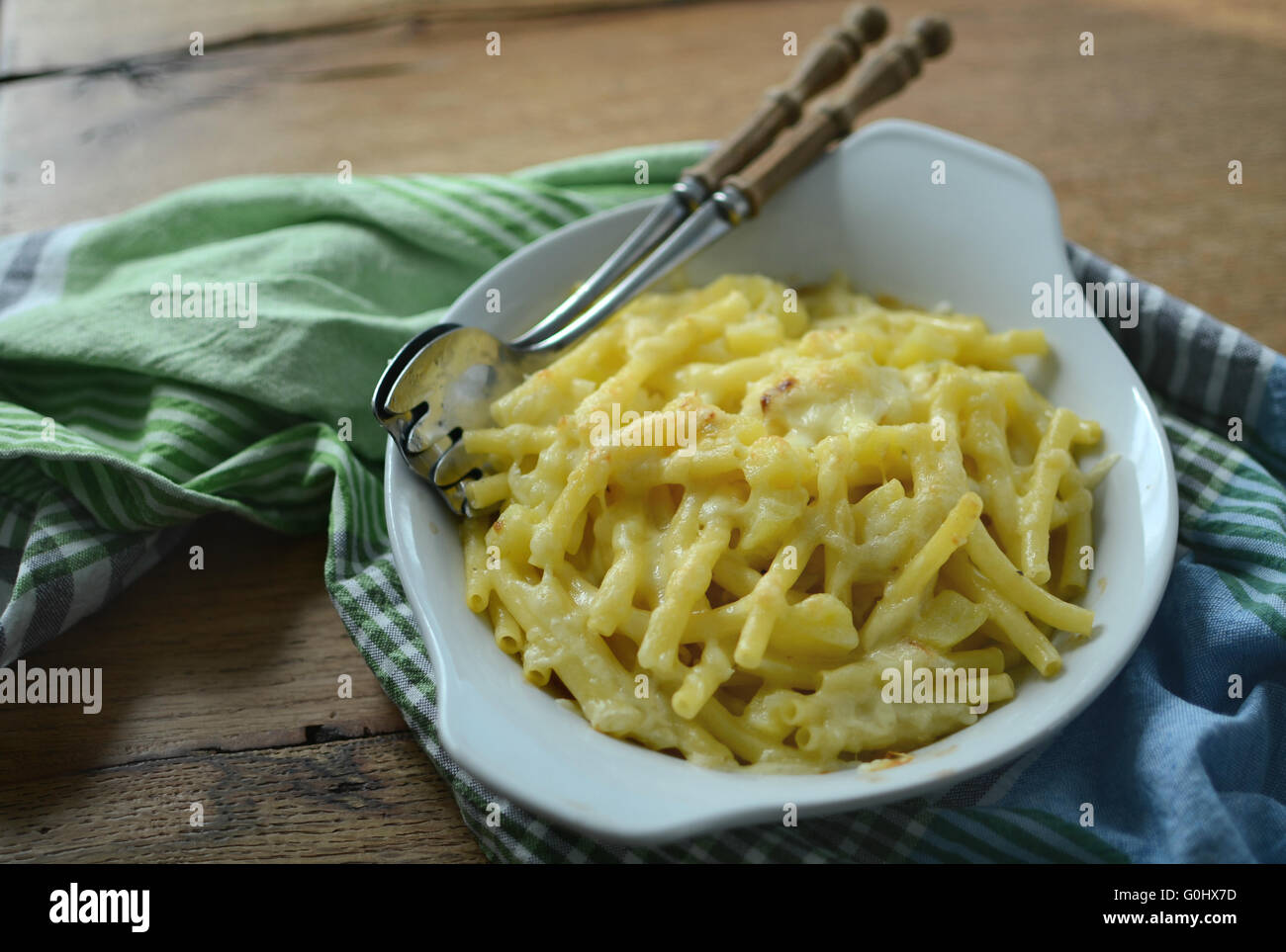 Macaroni and cheese easy hi-res stock photography and images - Alamy