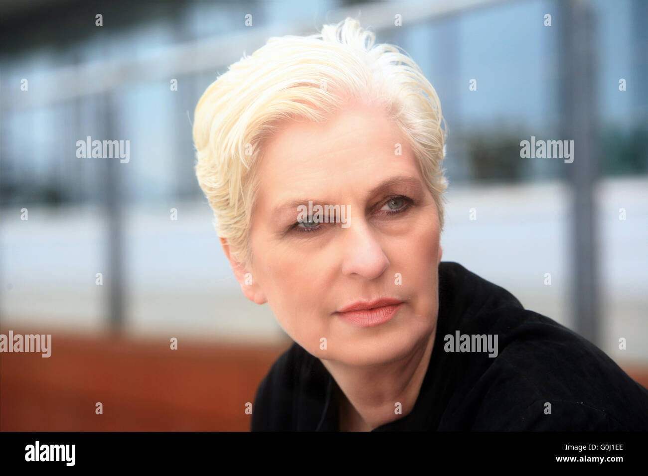 Schulter portraits hi-res stock photography and images - Alamy
