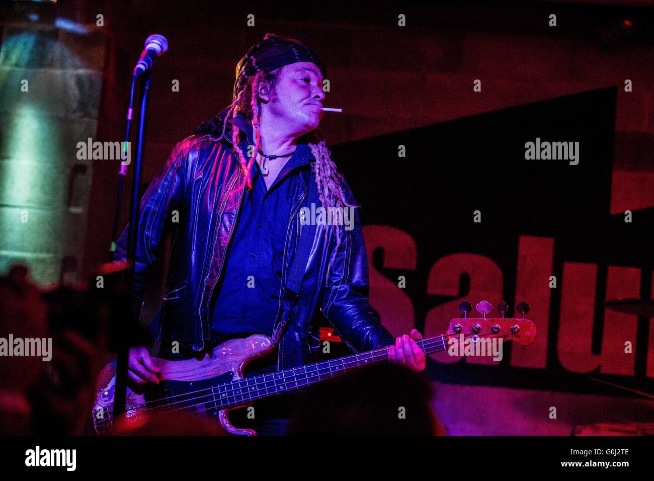 Nada surf in concert hi-res stock photography and images - Alamy
