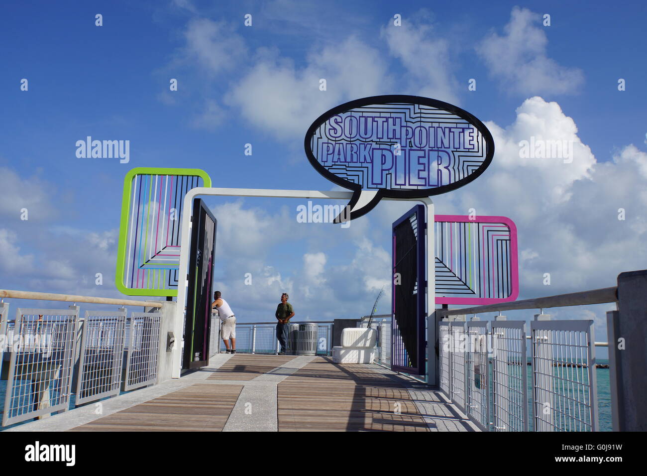 South Point Park Pier am South Beach Stock Photo - Alamy