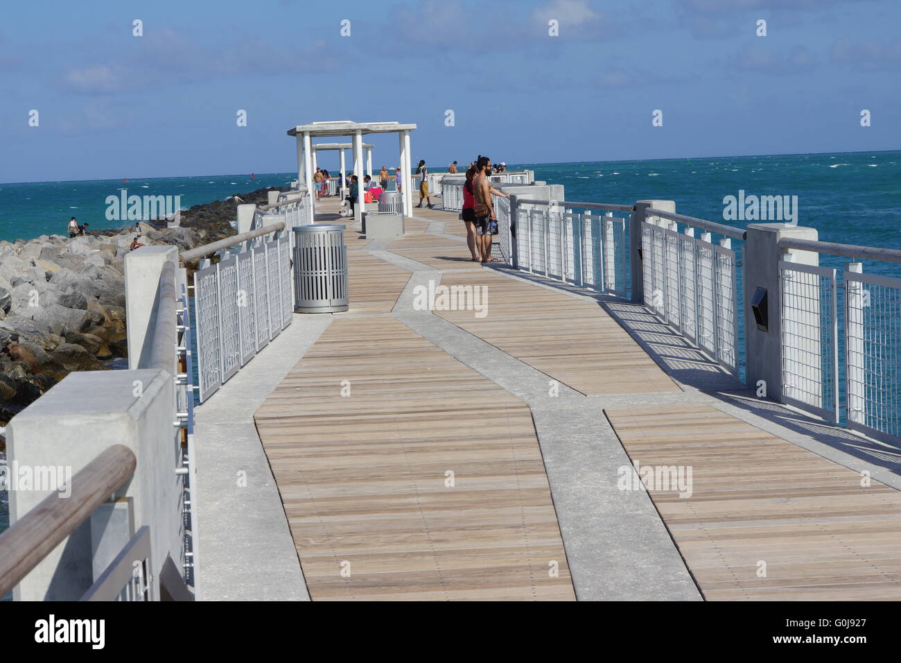 South Point Park Pier am South Beach Stock Photo - Alamy