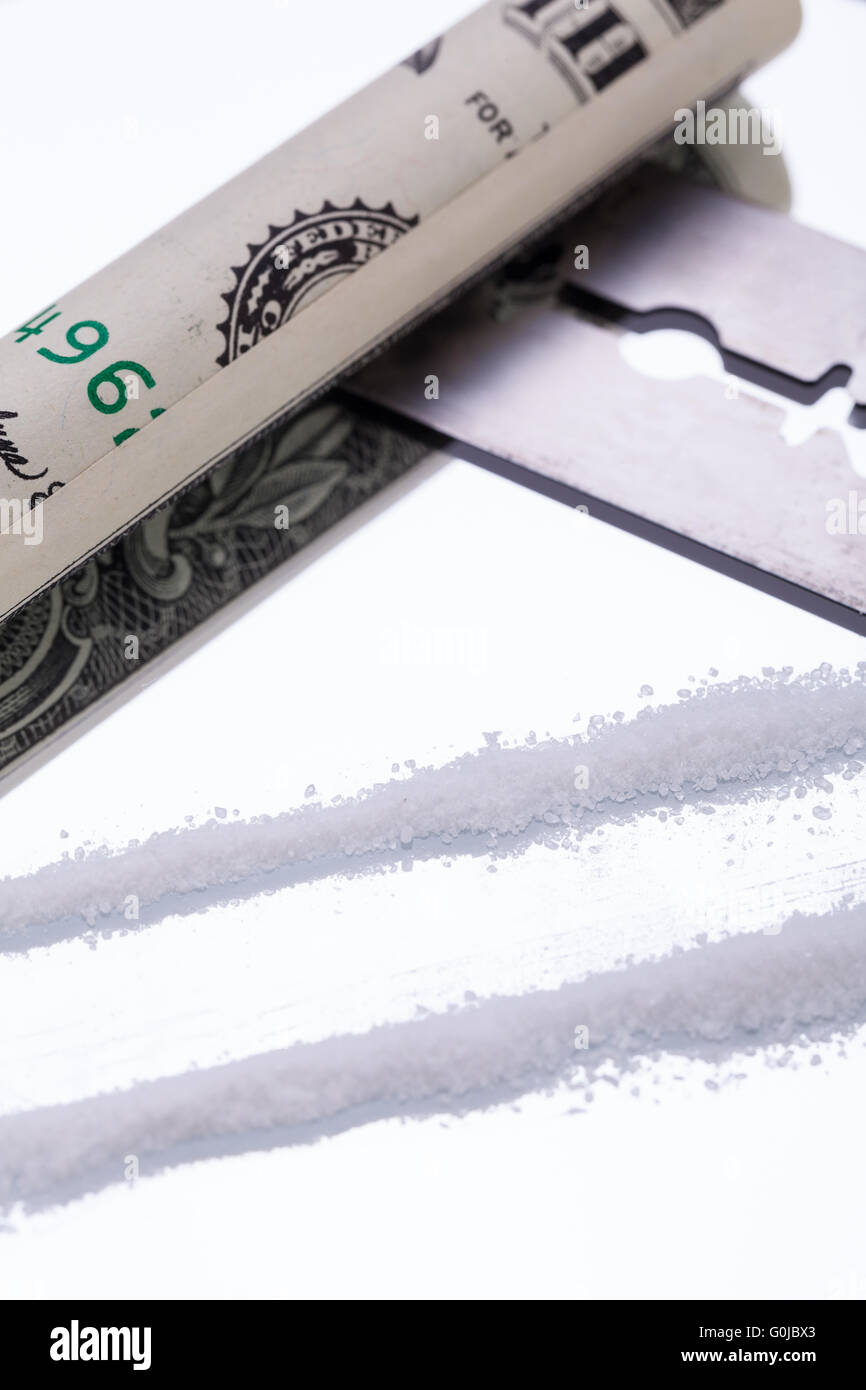 Lines of cocaine hi-res stock photography and images - Alamy