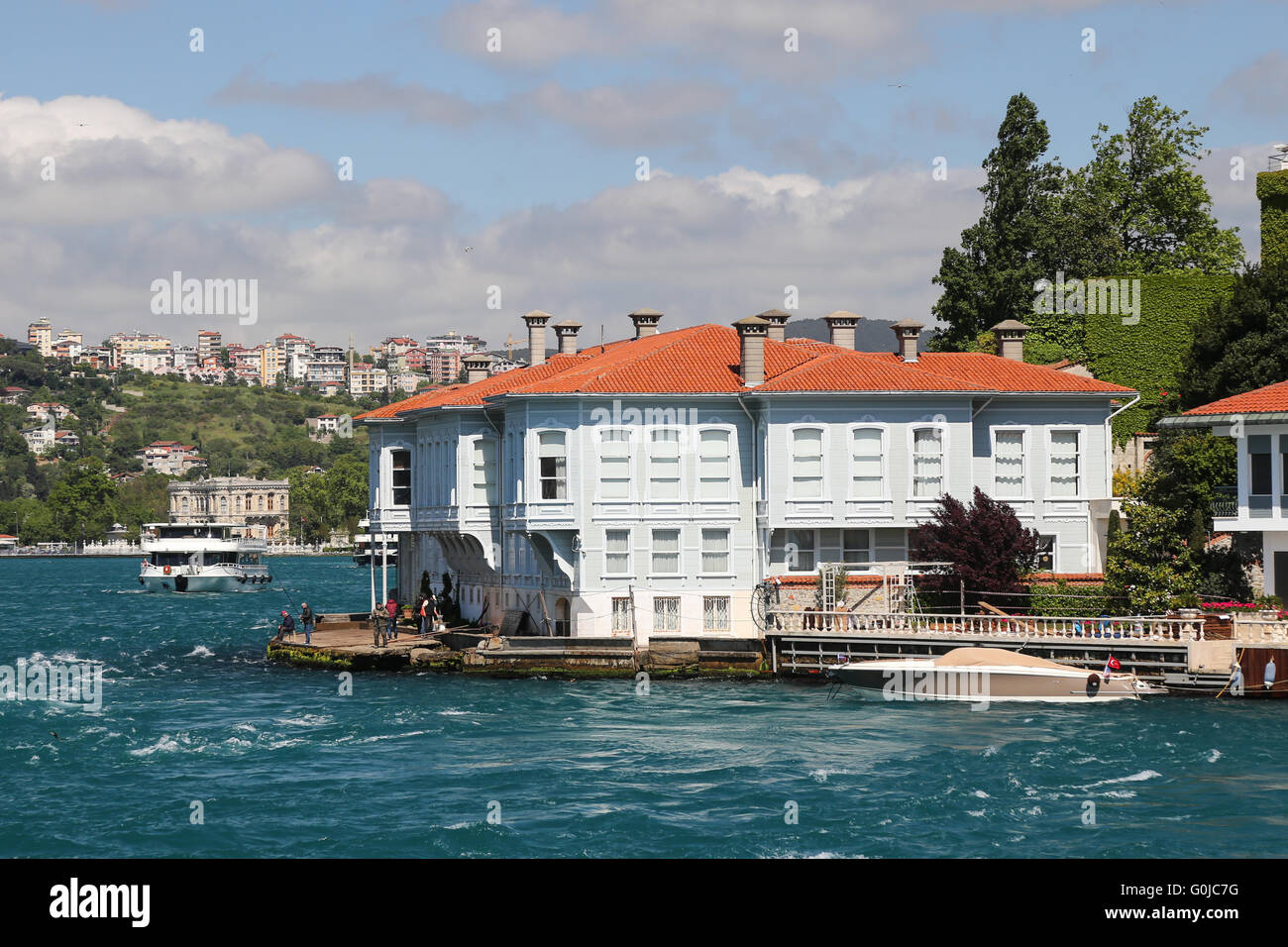 Buildings in Bosphorus Strait, Istanbul City, Turkey Stock Photo - Alamy