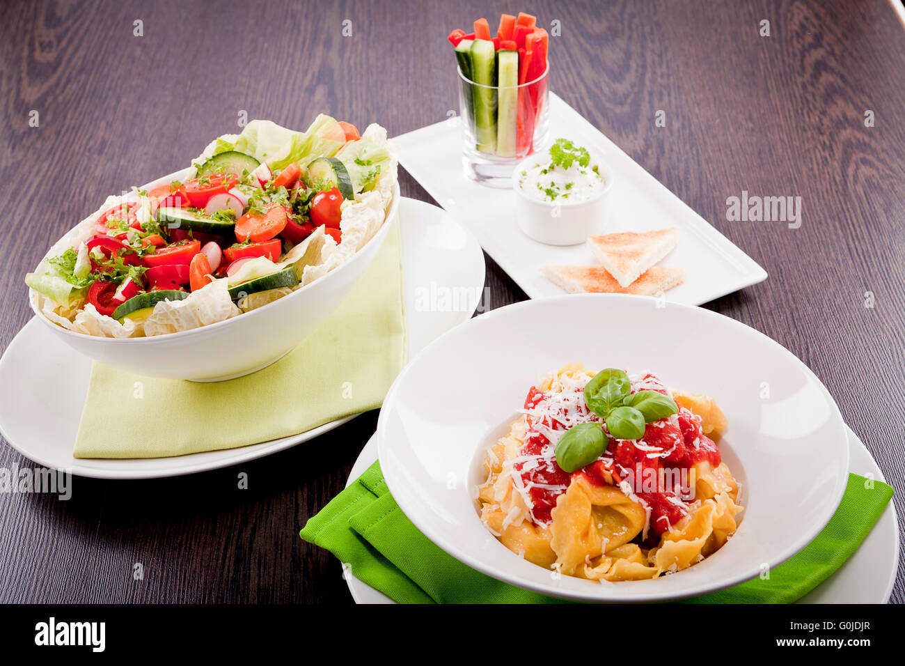Plates fresh healthy products hi-res stock photography and images - Alamy