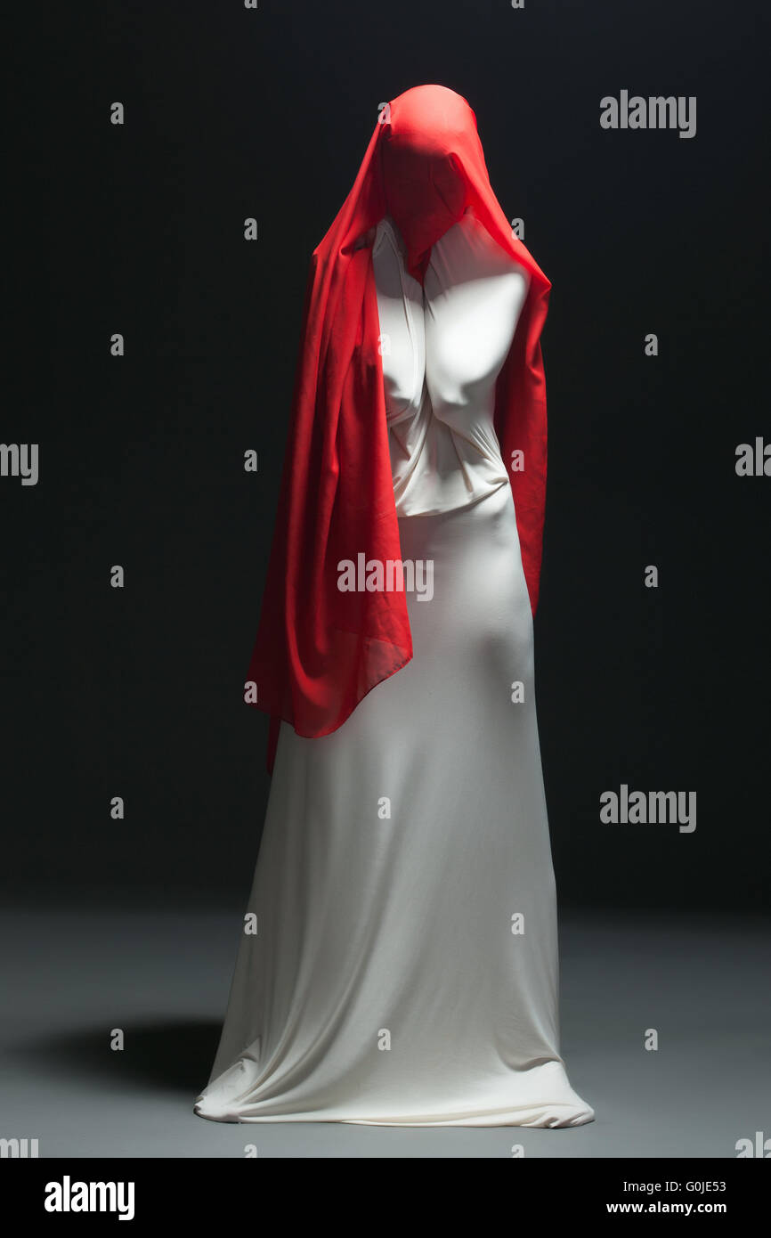 Metaphor for loneliness - faceless female dancer Stock Photo - Alamy