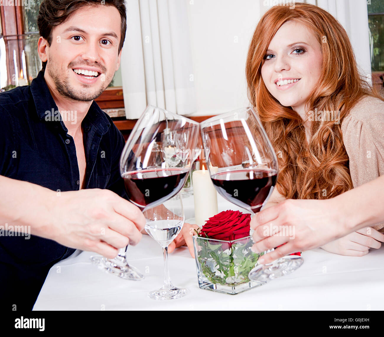 Couple drinking red wine romantic hi-res stock photography and images - Alamy