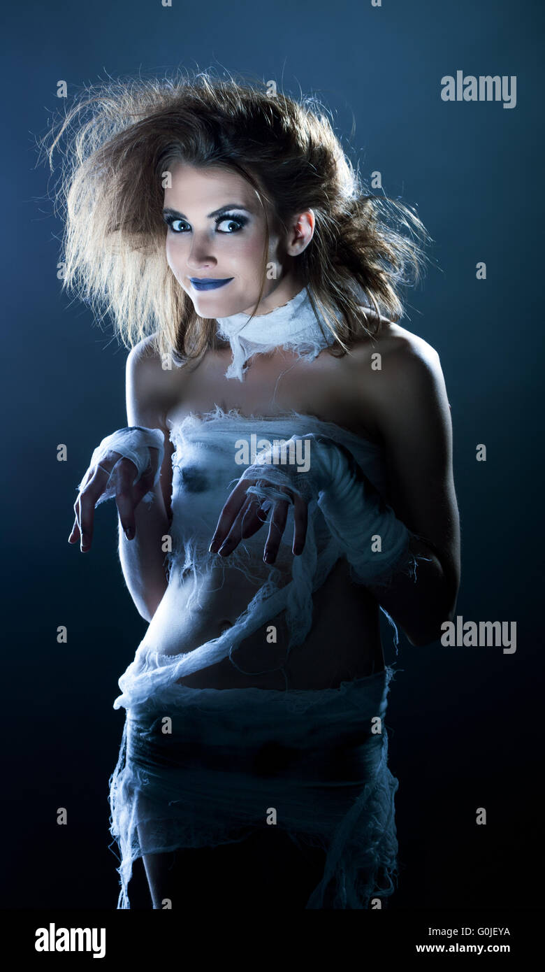 Dressed as mummy hi-res stock photography and images - Alamy