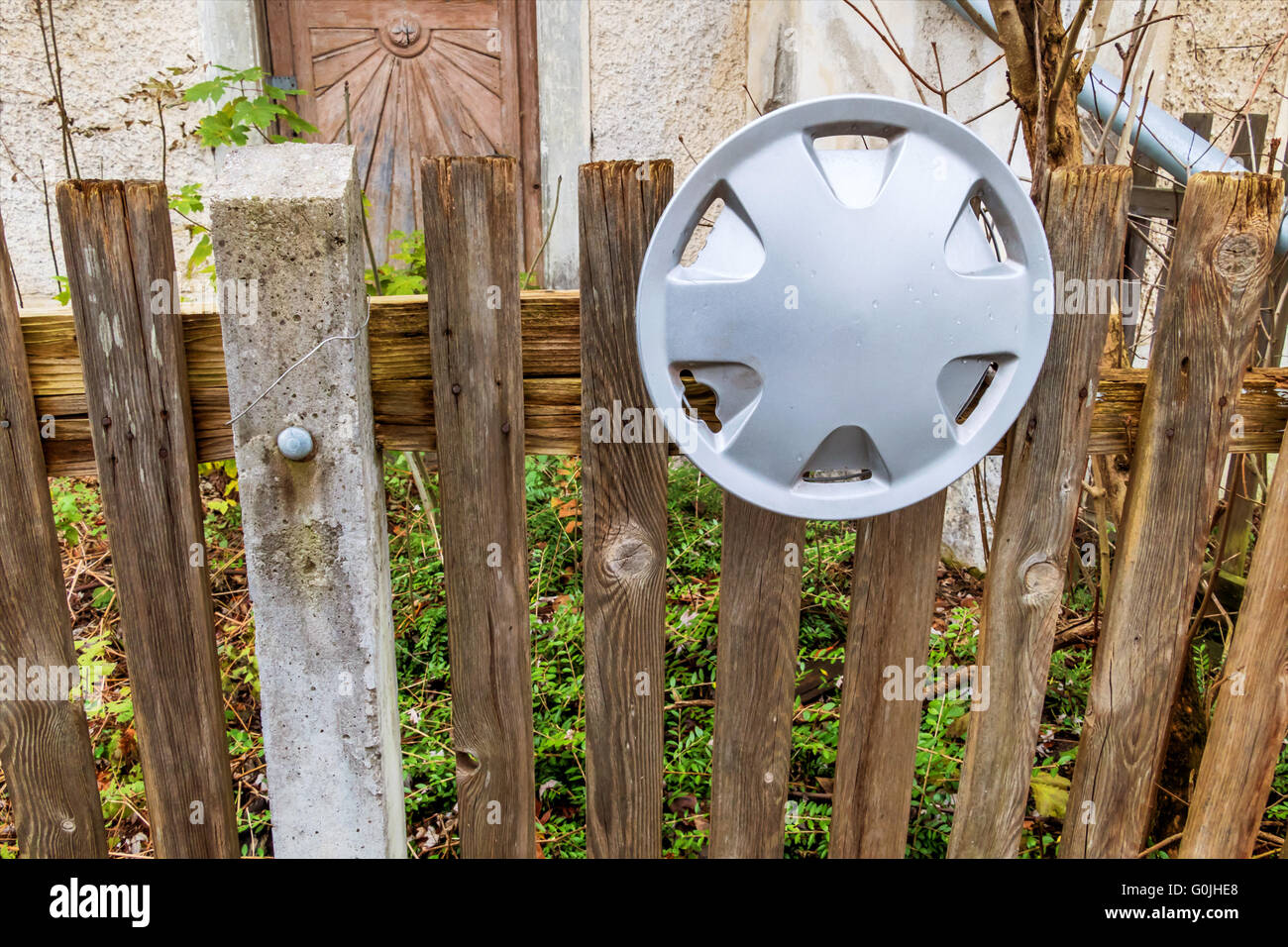 Wood and aluminum wheels hi-res stock photography and images - Alamy