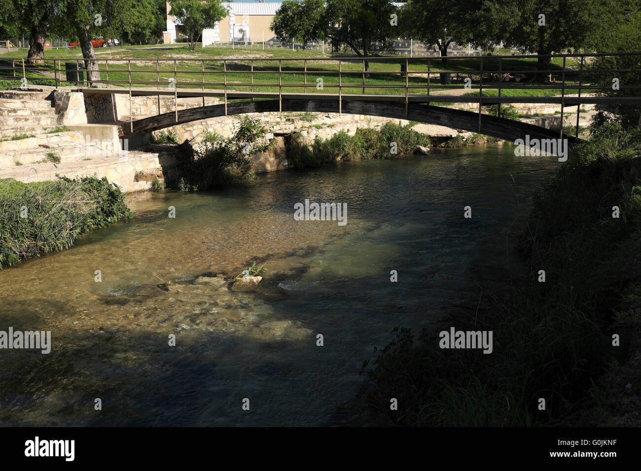 Foot bridge crosses San Felipe Creek in Horse Shoe Park at Del Rio ...