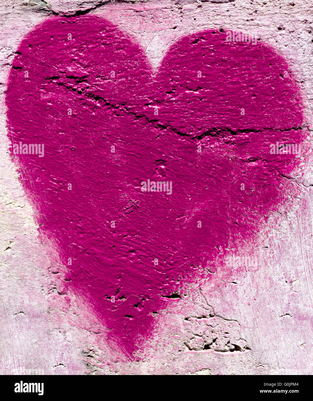 Graffiti pink heart hi-res stock photography and images - Alamy