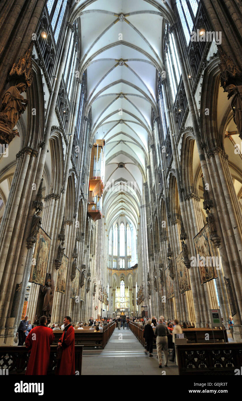 Middle nave, Cologne Cathedral, Cologne, North Rhine-Westphalia ...