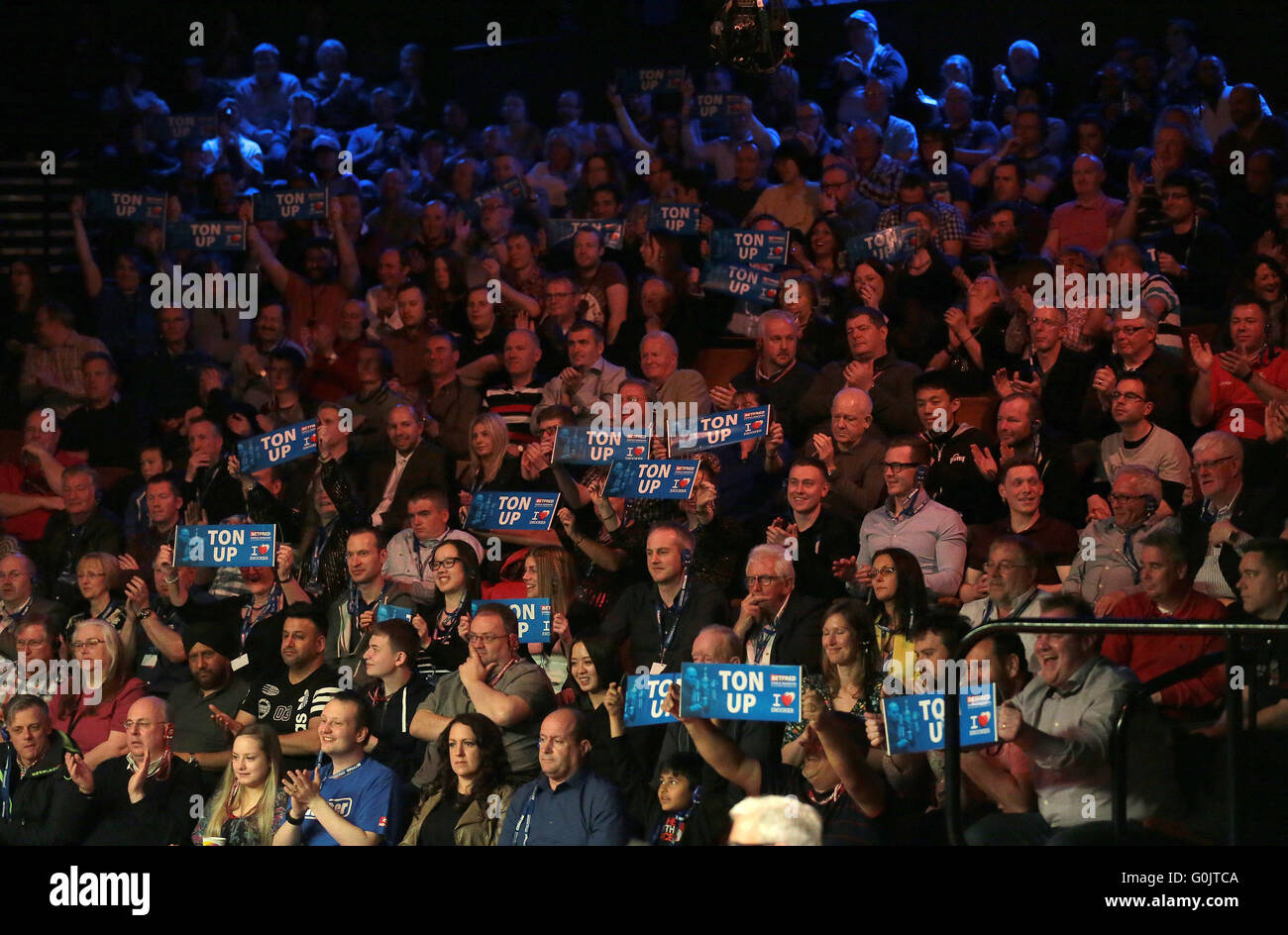 Crucible snooker crowd hi-res stock photography and images - Alamy
