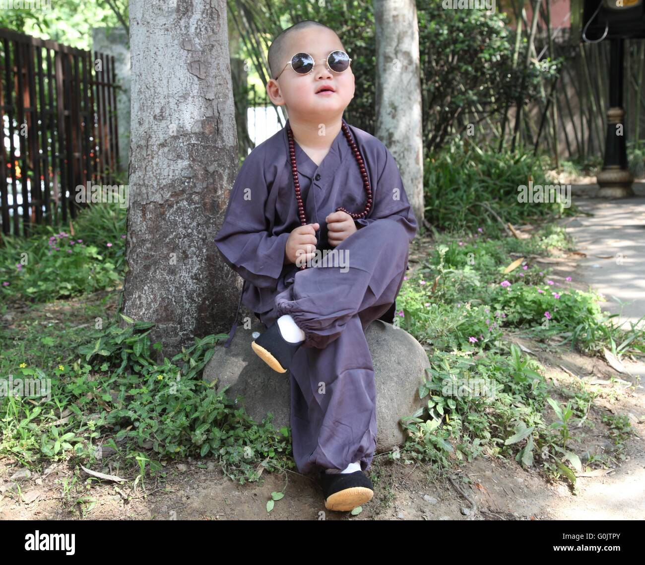 Nanjing, China's Jiangsu Province. 1st May, 2016. A kid wearing ...