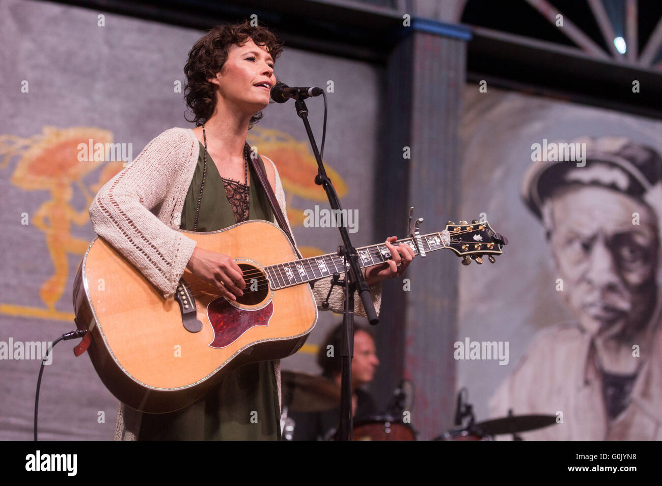 New Orleans, Louisiana, USA. 1st May, 2016. Musician SARAH LEE GUTHRIE ...