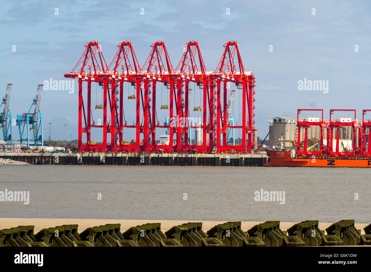 Operational cantilever rail-mounted gantry (CRMG) cranes in Liverpool ...