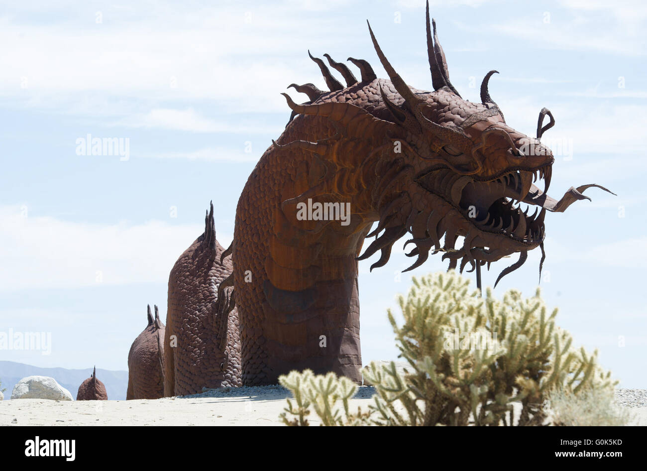 Los Angeles, Los Angeles, USA. 2nd May, 2016. A giant steel welded ...