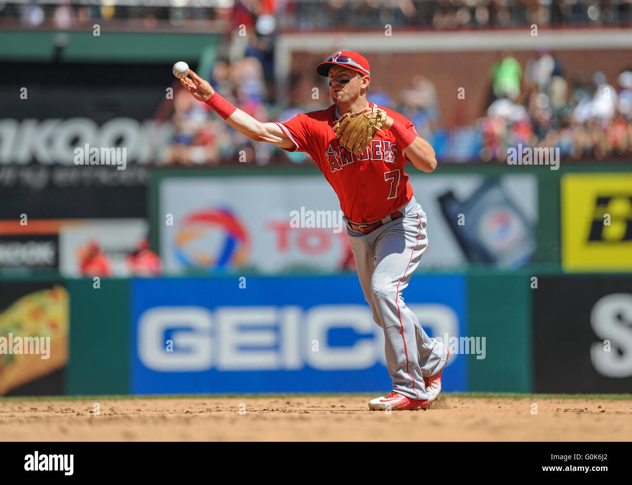 May 01, 2016: Los Angeles Angels second baseman Cliff Pennington #7 ...