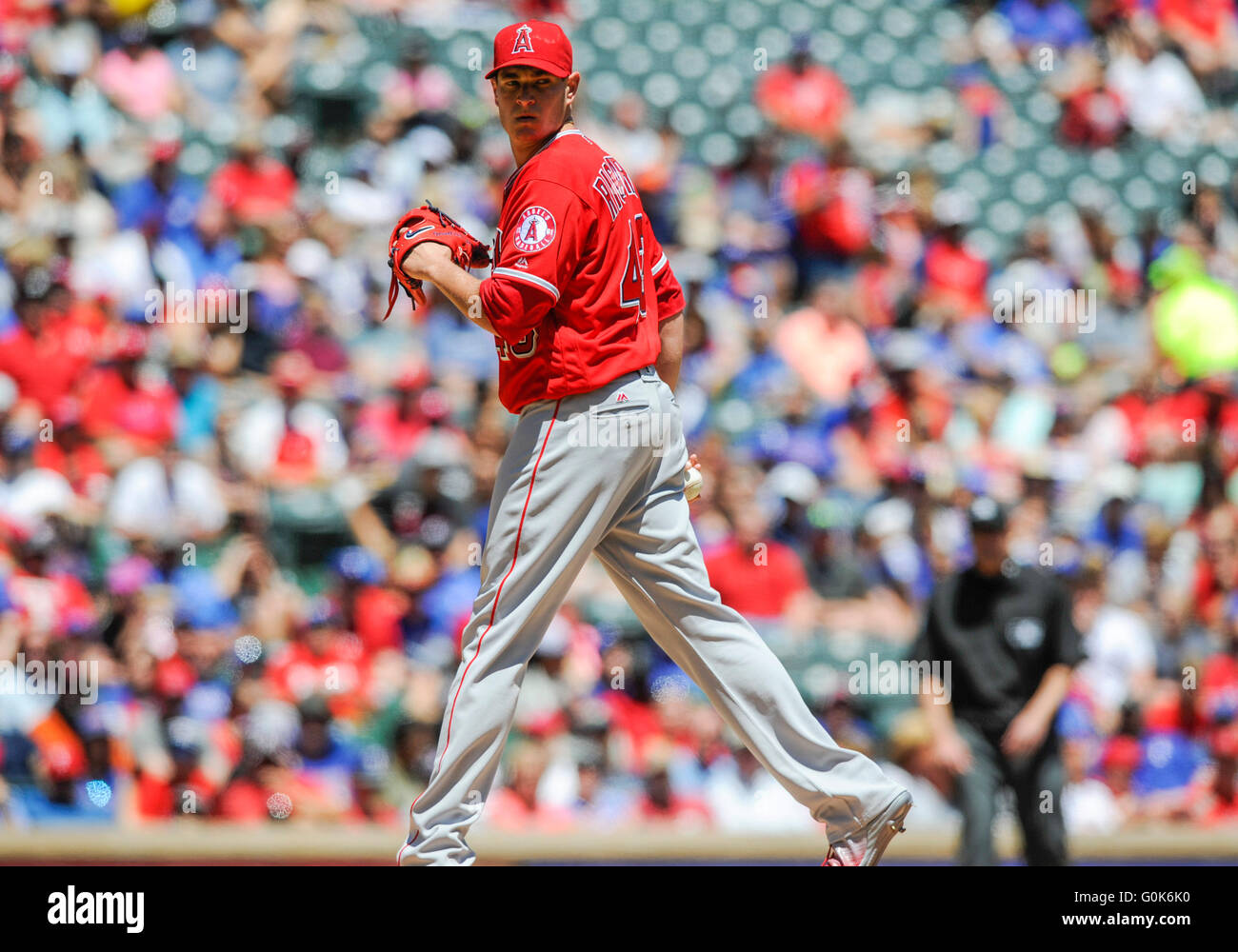 May 01, 2016: Los Angeles Angels starting pitcher Garrett Richards #43 ...