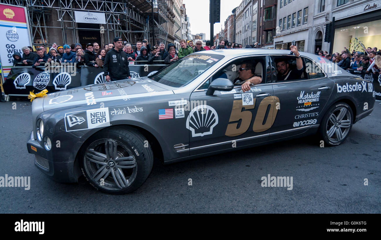 Supercars Race Stock Photos & Supercars Race Stock Images - Alamy