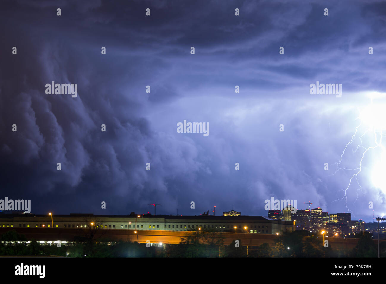 Black lightning dc hi-res stock photography and images - Alamy