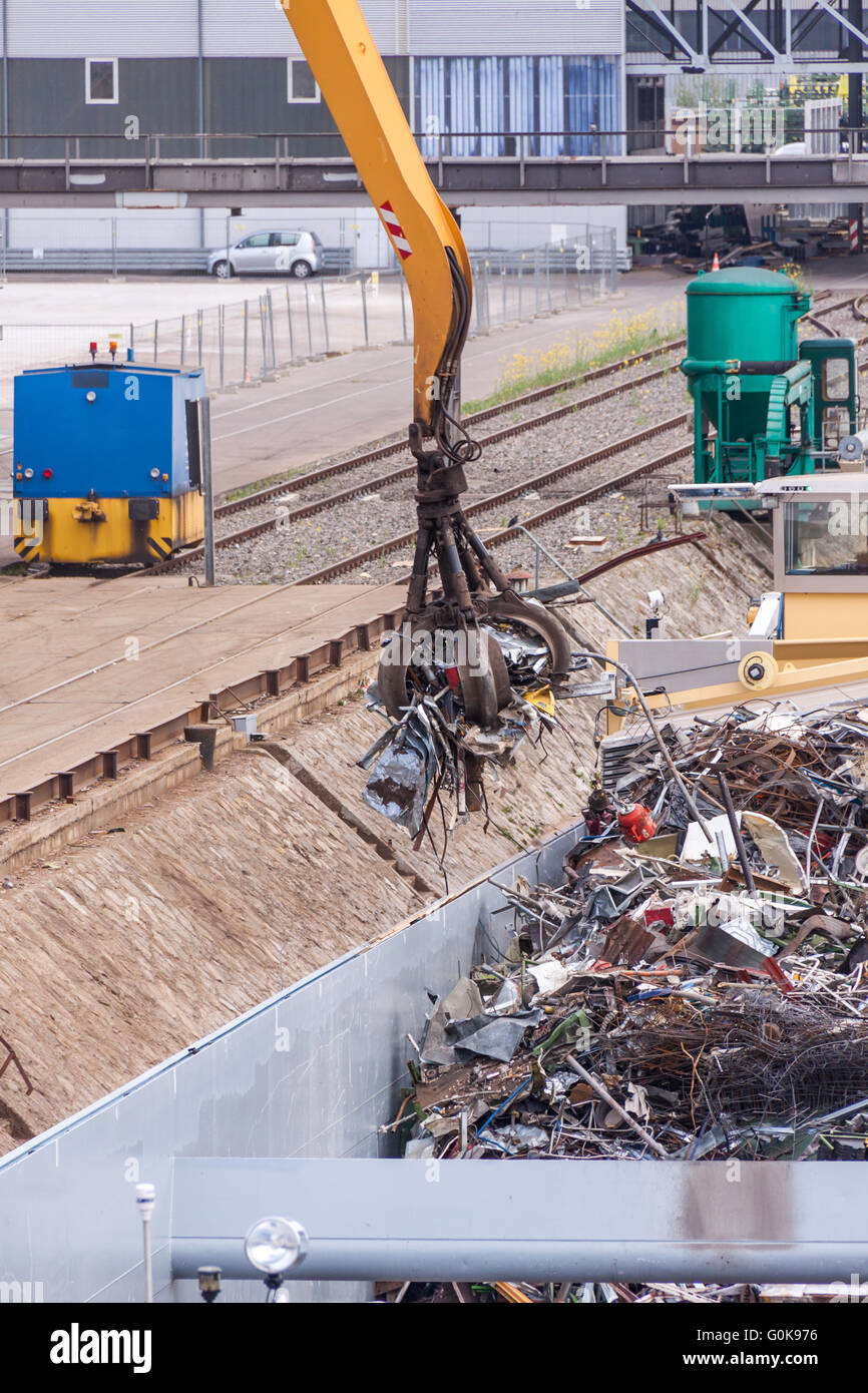 Barge being loaded or offloaded Stock Photo - Alamy
