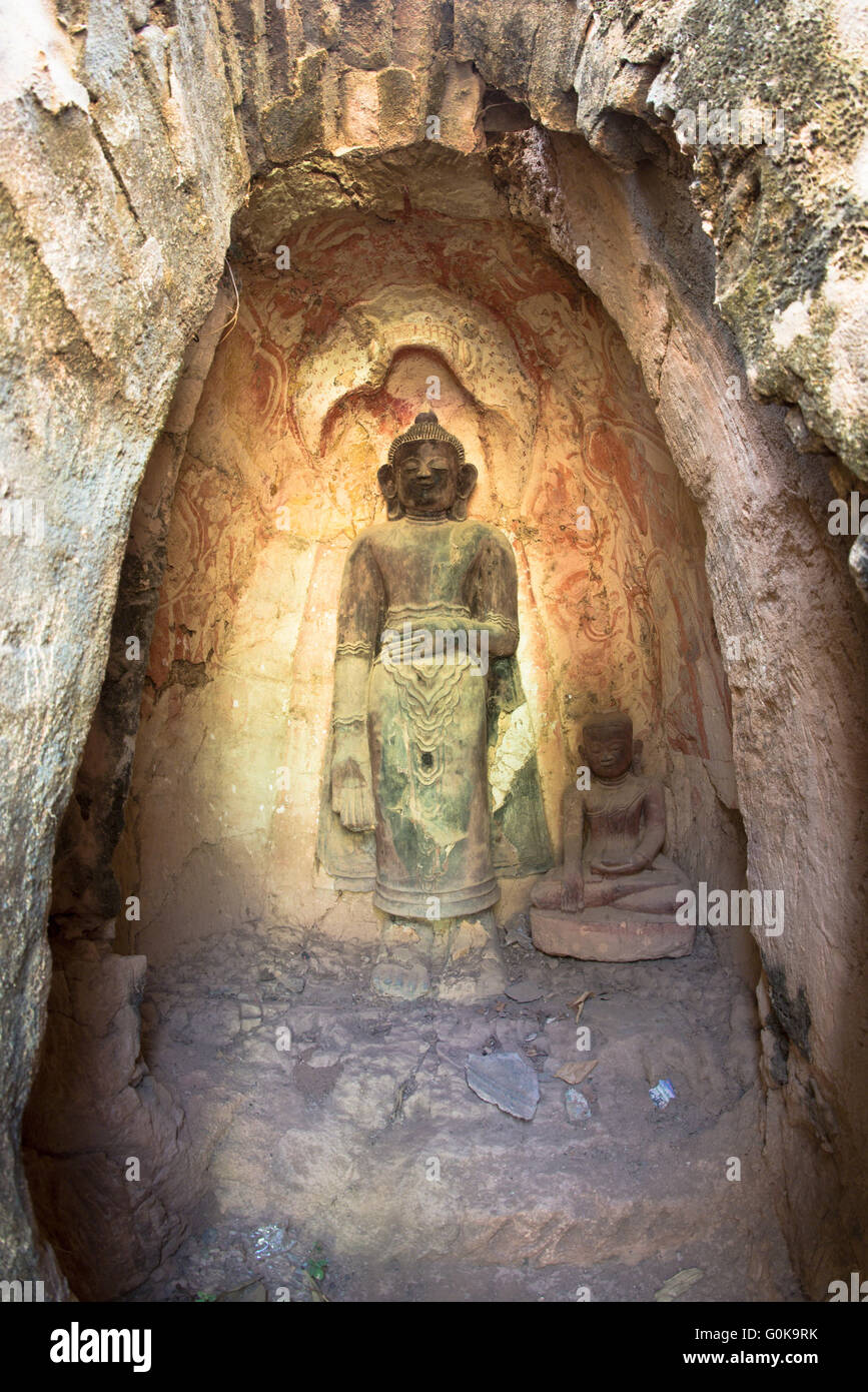 Pho win taung cave hi-res stock photography and images - Alamy