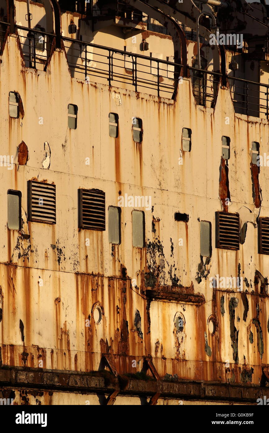 Shipwrecked boat covered in rust Stock Photo - Alamy