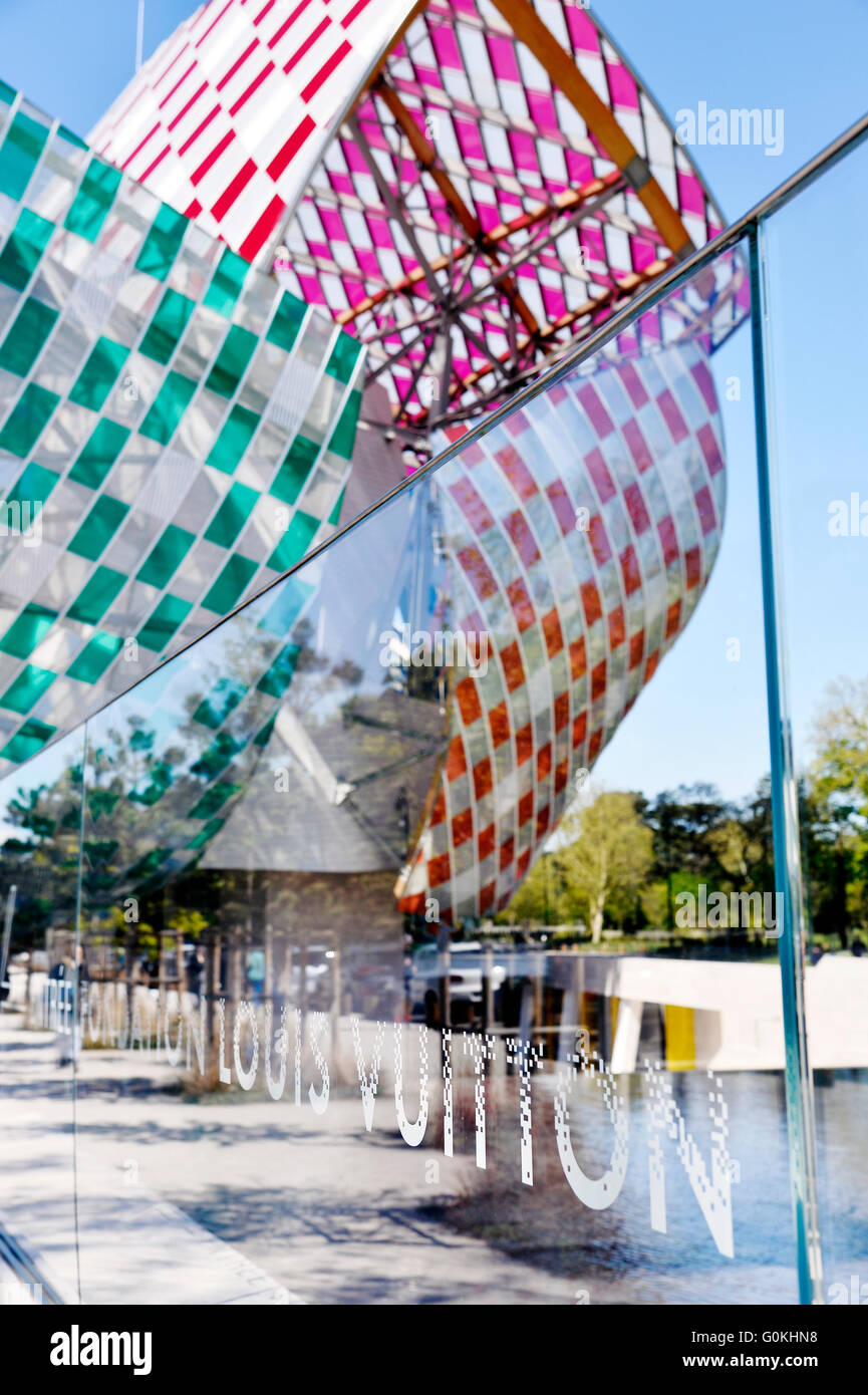 Observatory of Light by Daniel Buren on the Louis Vuitton Fondation by ...