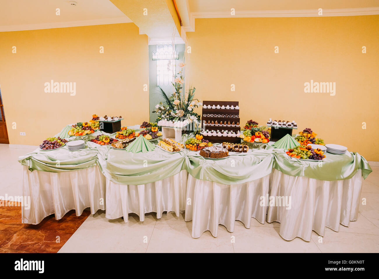 Image of tables setting at a luxury wedding hall Stock Photo - Alamy