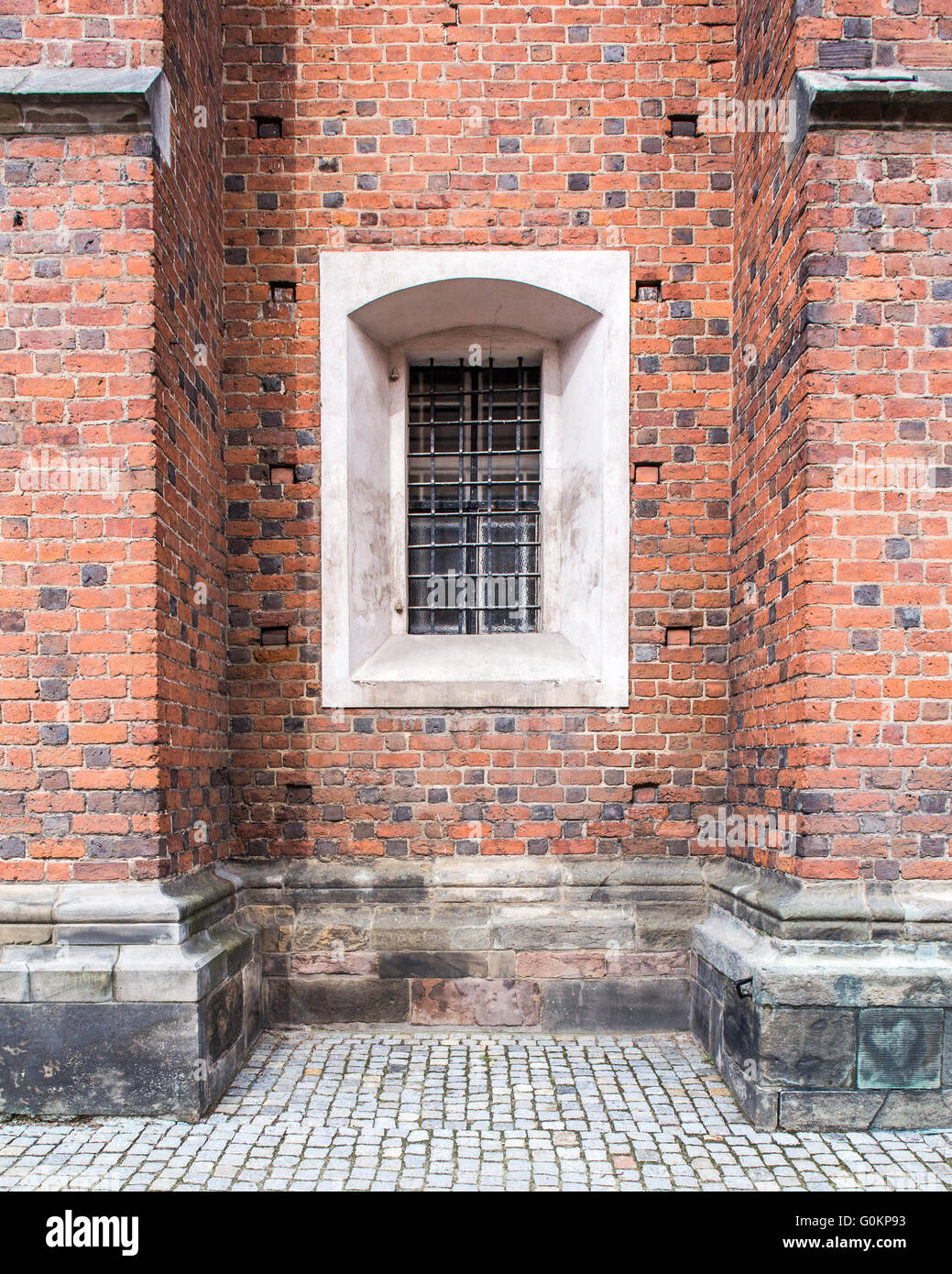 Windows grating hi-res stock photography and images - Alamy