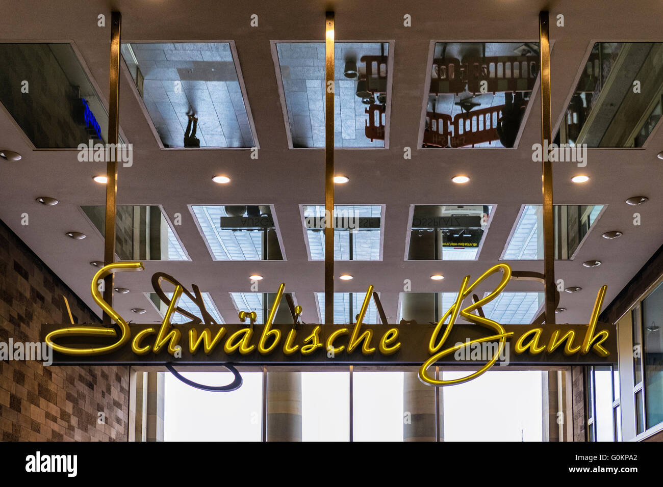 Bank neon sign hi-res stock photography and images - Alamy